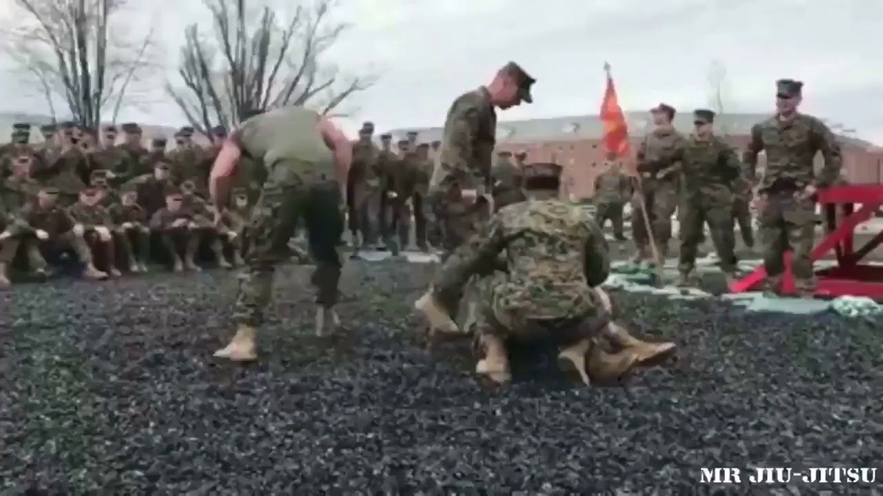 MCMAP in the Pit Two Marines hardcore grappling match - YouTube