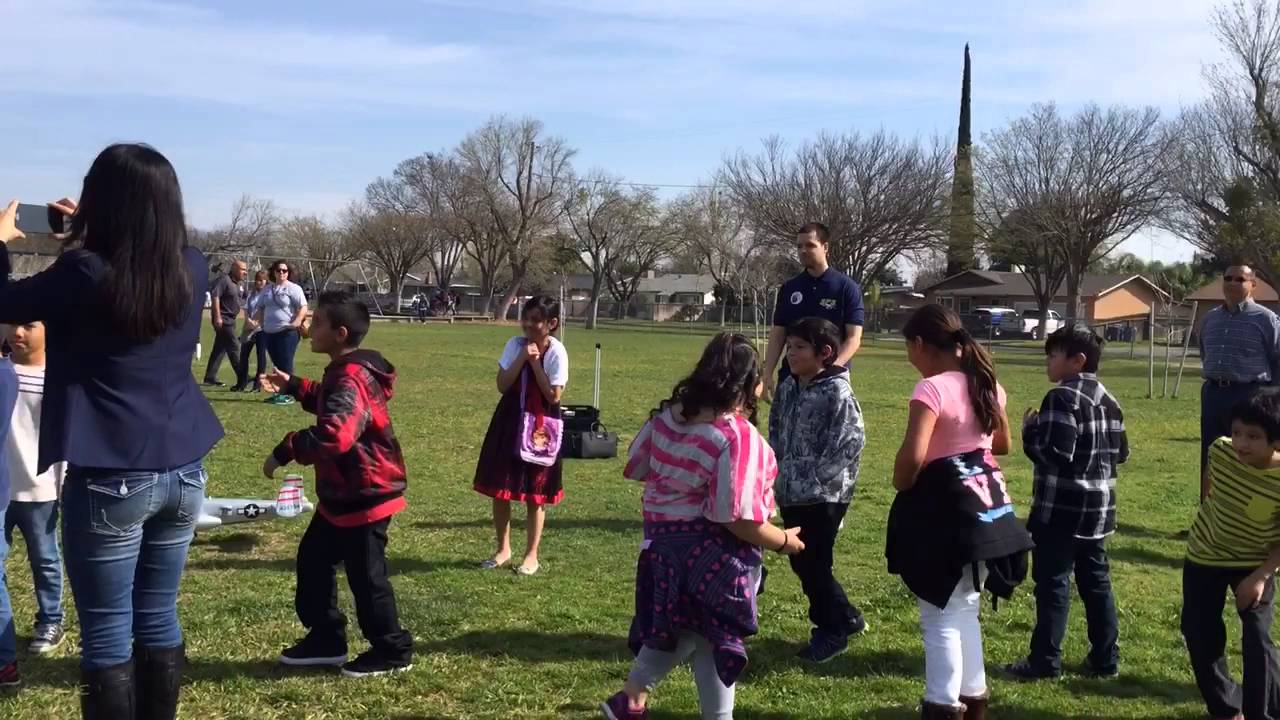 UC Merced shares STEM fun with Sheehy Elementary - YouTube