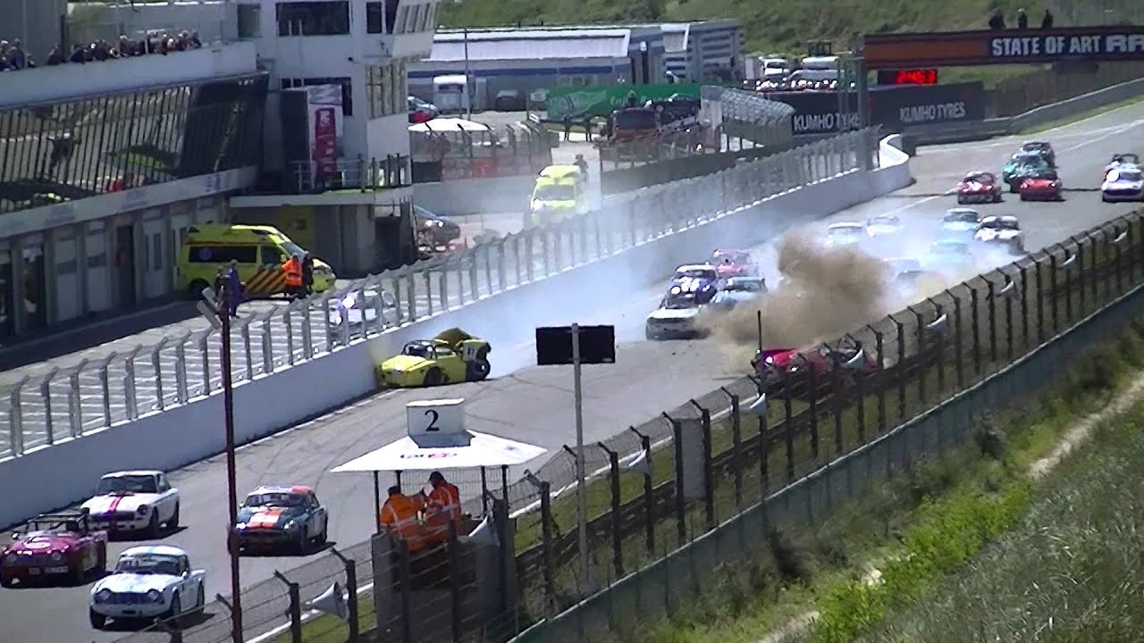 Crash MG Competitions Zandvoort - YouTube
