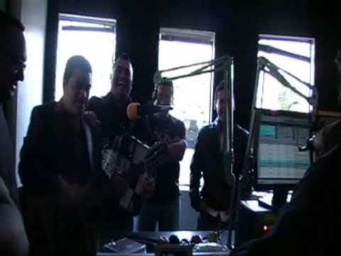 La Plaga del Hyphy En La Buena 103.5 FM - YouTube