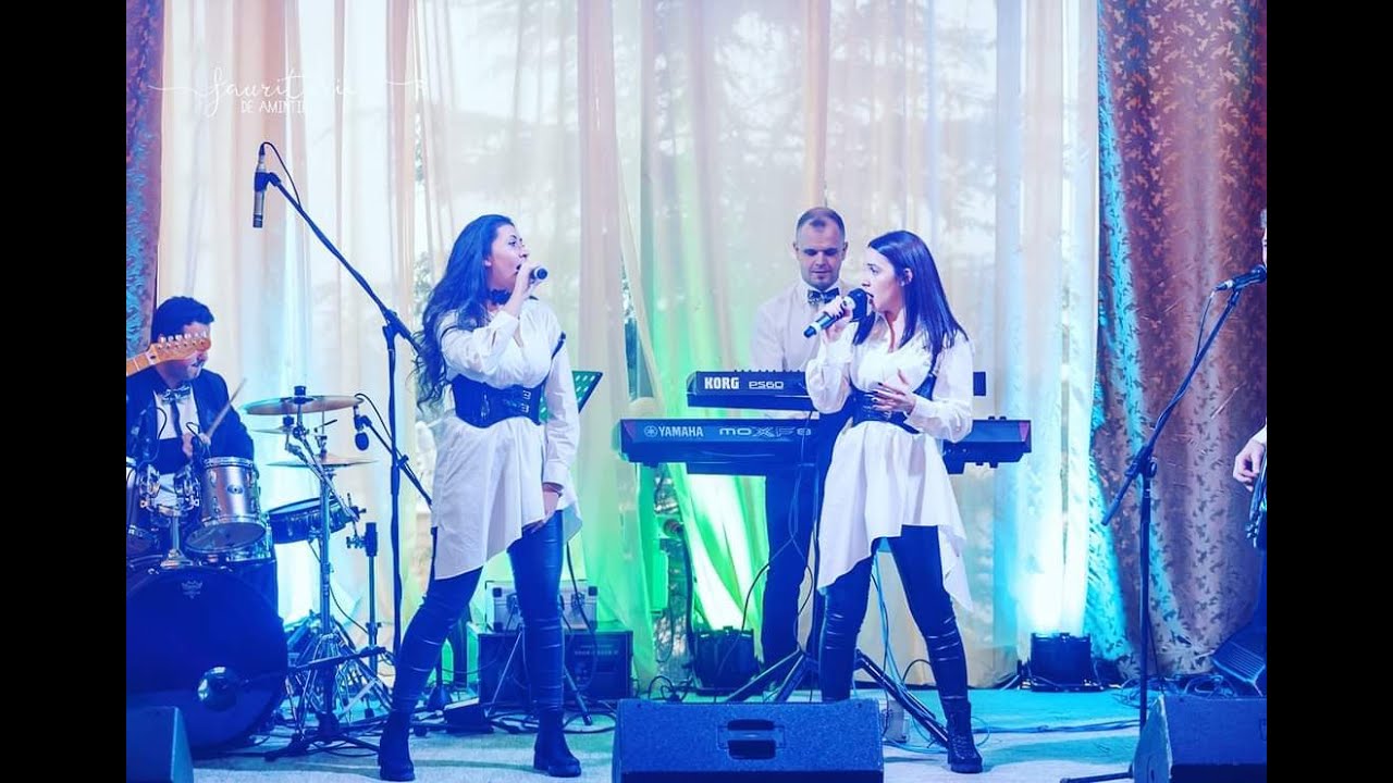 2B. Band - Sex on fire (Live) - YouTube