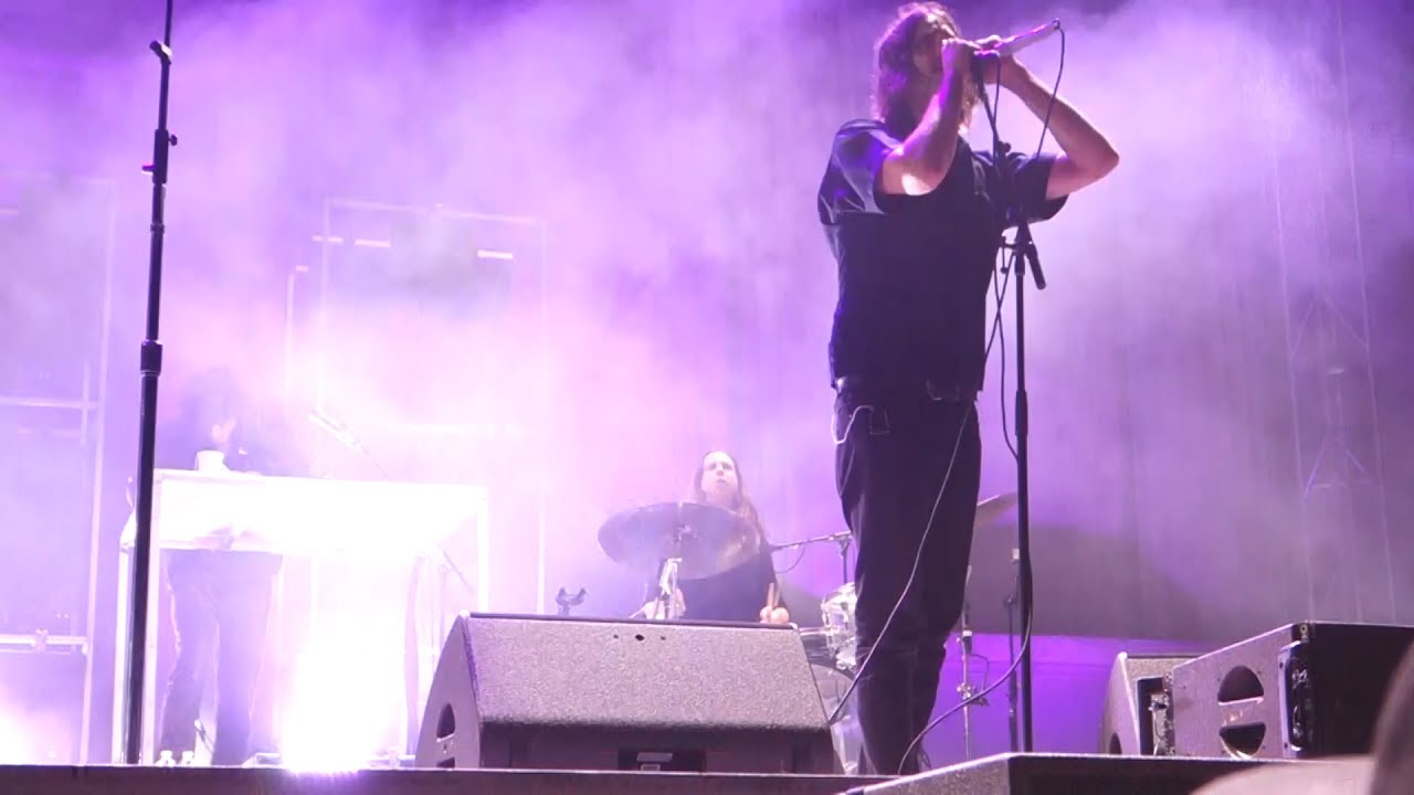 Miike Snow - Burial – Live in Berkeley - YouTube