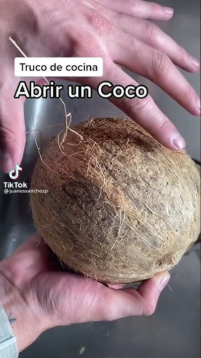 Como abrir un coco facil - YouTube
