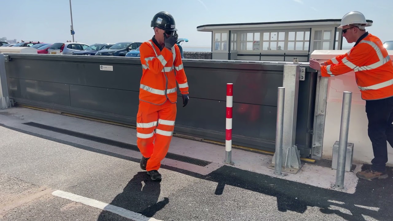 Sliding Flood Gate Operation - YouTube
