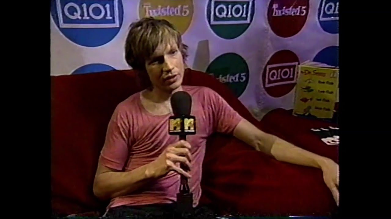 Beck Interview on MTV for Q101's Twisted Christmas in Chicago, December ...