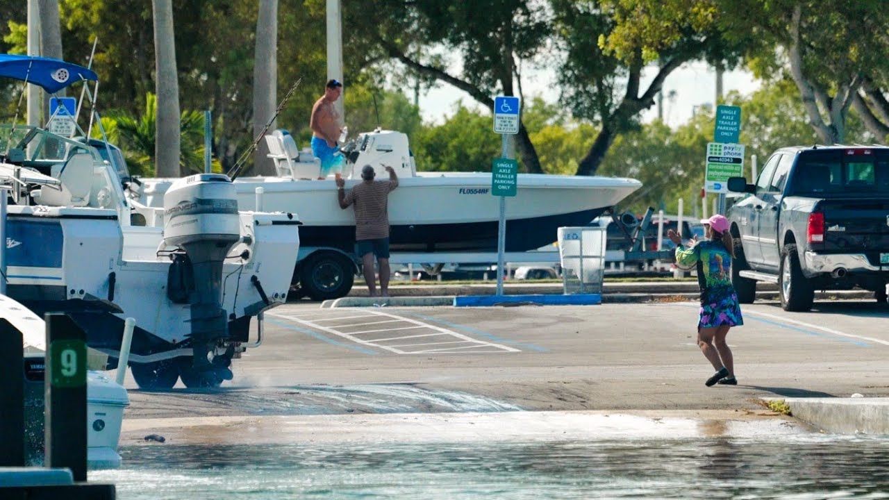 Stop the Truck ! Confused Boater had no Idea ! (Boat Ramp No Commentary ...