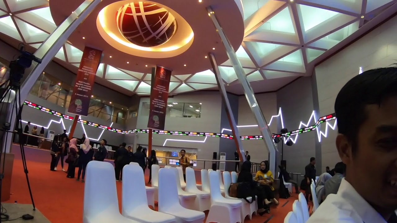 Suasana di Main Hall Bursa Efek Indonesia 15 Januari 2018 - YouTube