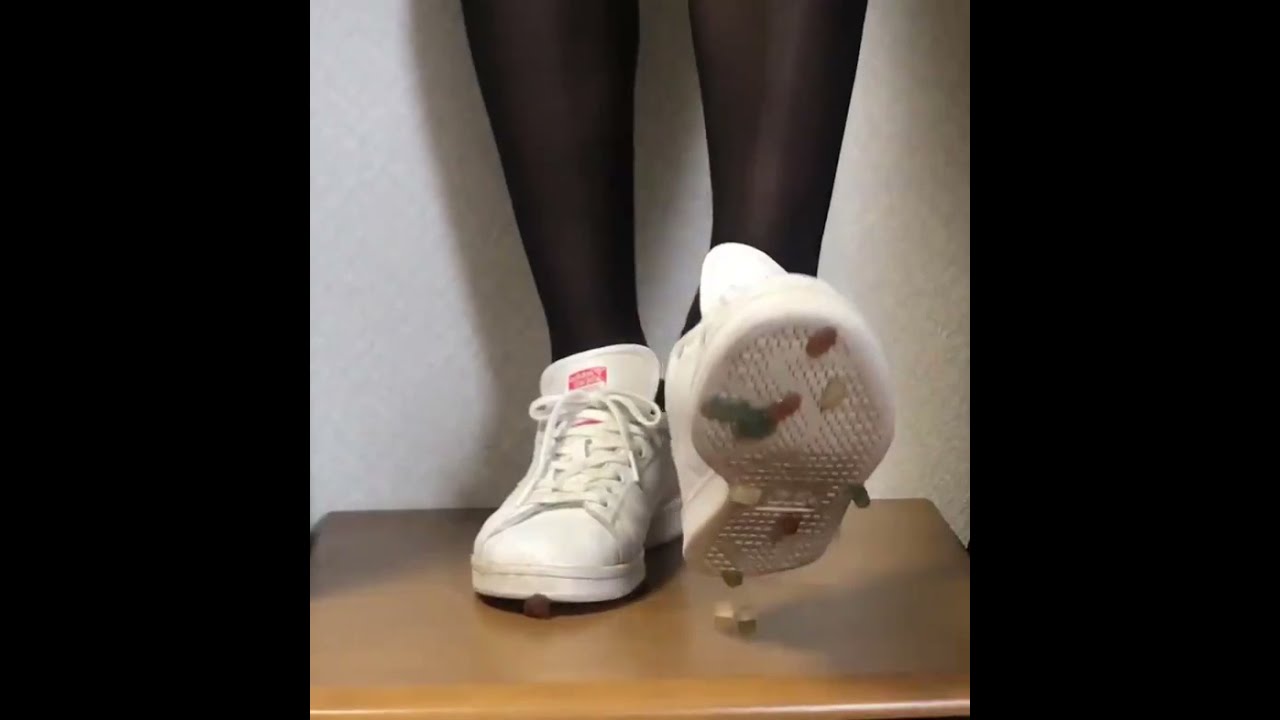 2021年6月30日1628ぺっちゃんこになっちゃった笑誰か食べる！？フードクラッシュ足フェチ Youtube