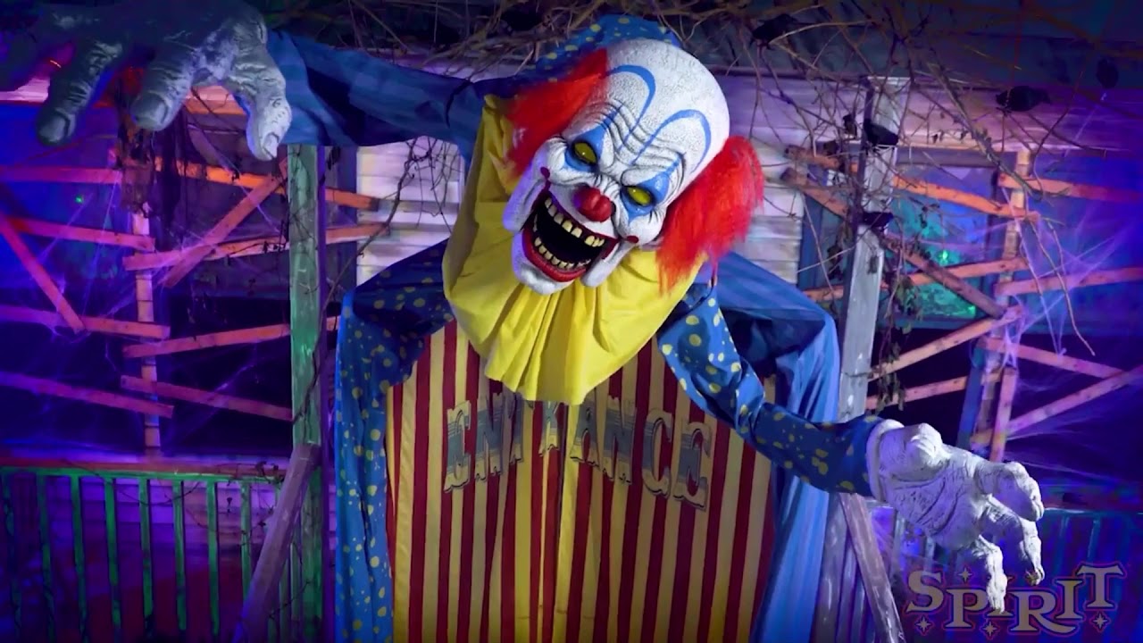 Looming Clown - Spirit Halloween - YouTube