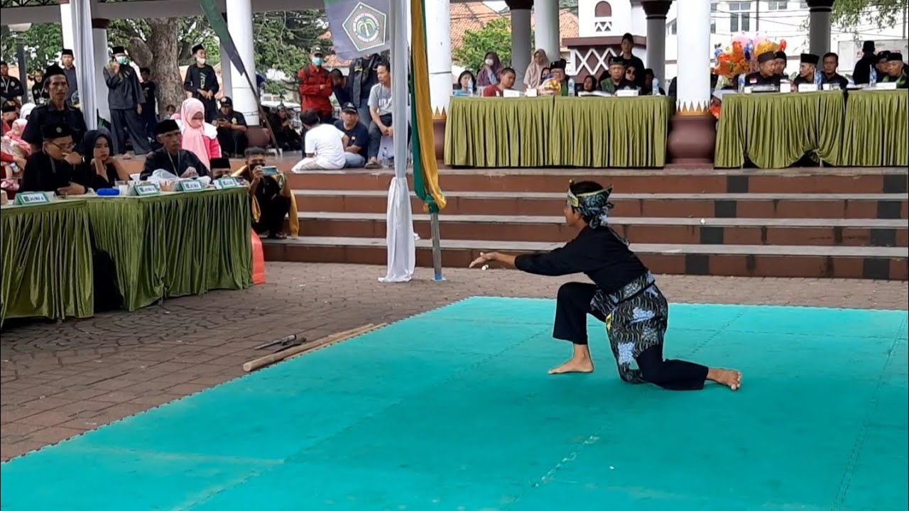 penampilan juara 3 pencak silat terumbu Banten tunggal putra dari ...