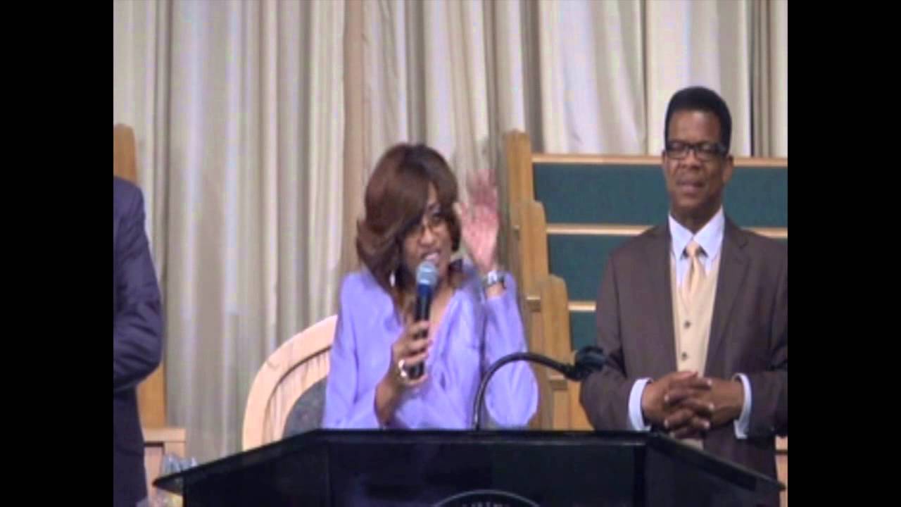 Evangelist Dorinda Clark Cole @ NCJ Holy Convocation 2014 - YouTube