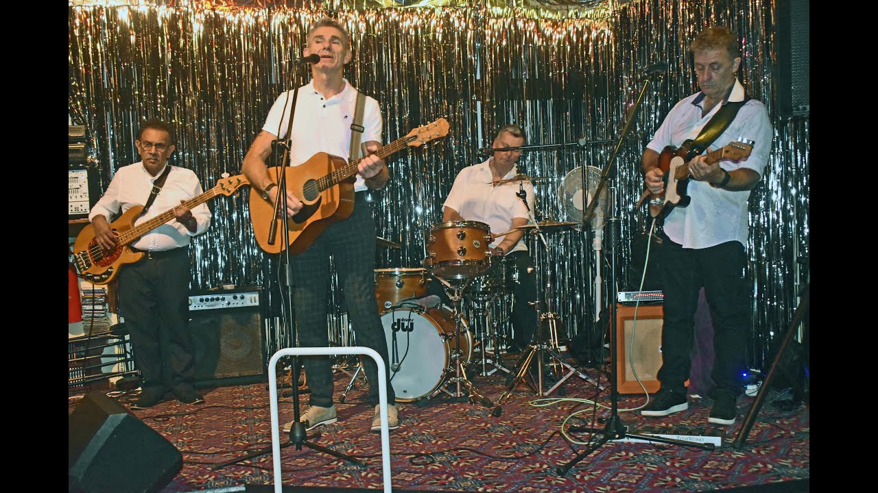 Martin Ruddy Band: Kens Party Dance, Felsted - 25th July 2025 - YouTube