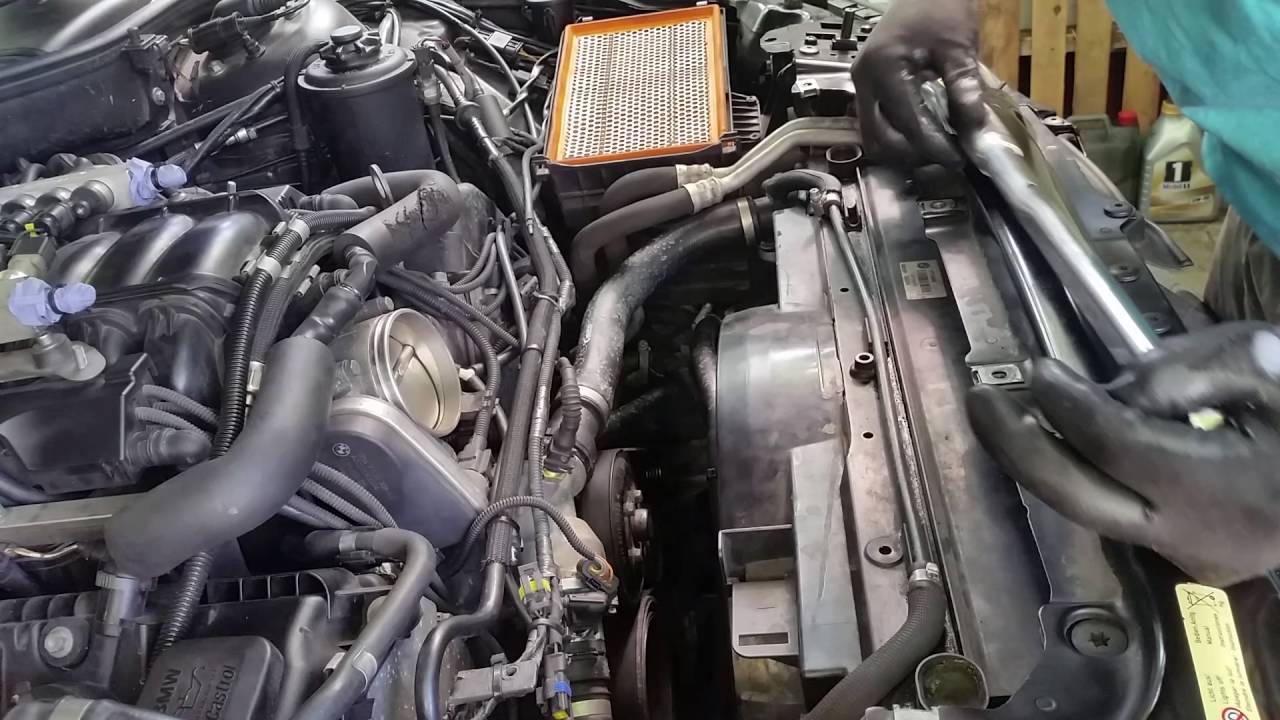 E66 750Li Keilrippenriemen wechseln. Am n62 und n62tu Motor. Wie E60 ...