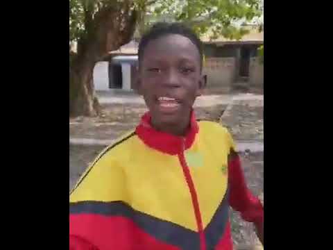 Afrikalı çocuklar rap söylüyor