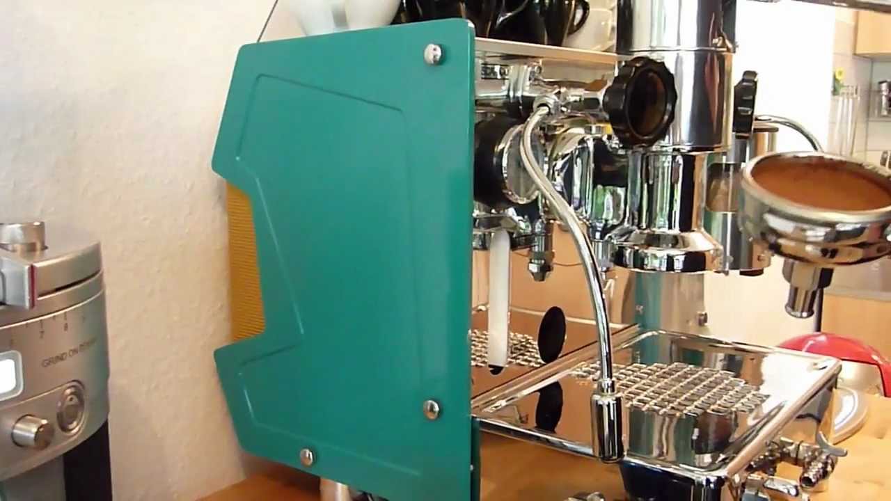 Faema Lambro - Mahlkoenig K30 Vario - Espresso Shot - YouTube