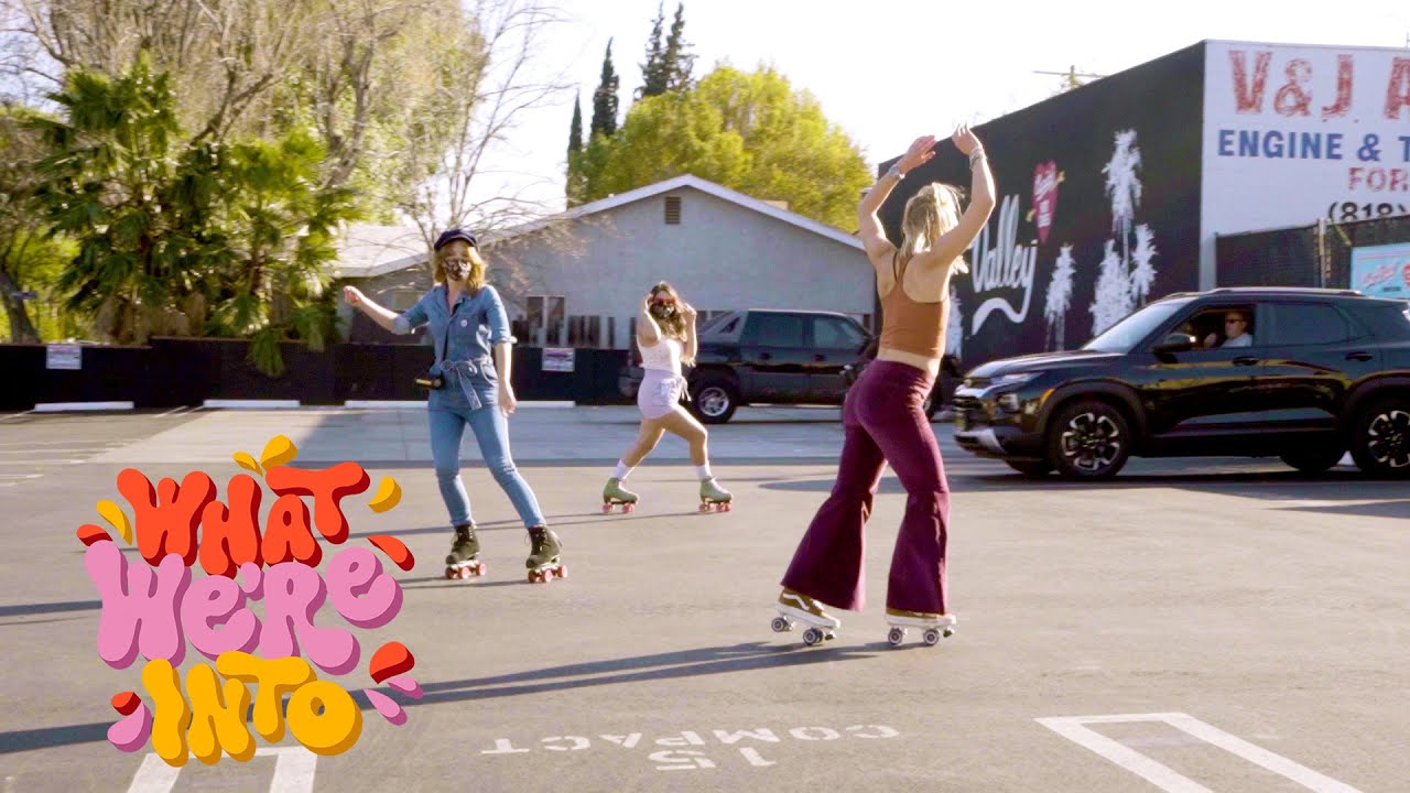 The roller skating carhop at Cupid's Hot Dogs | What We're Into - YouTube