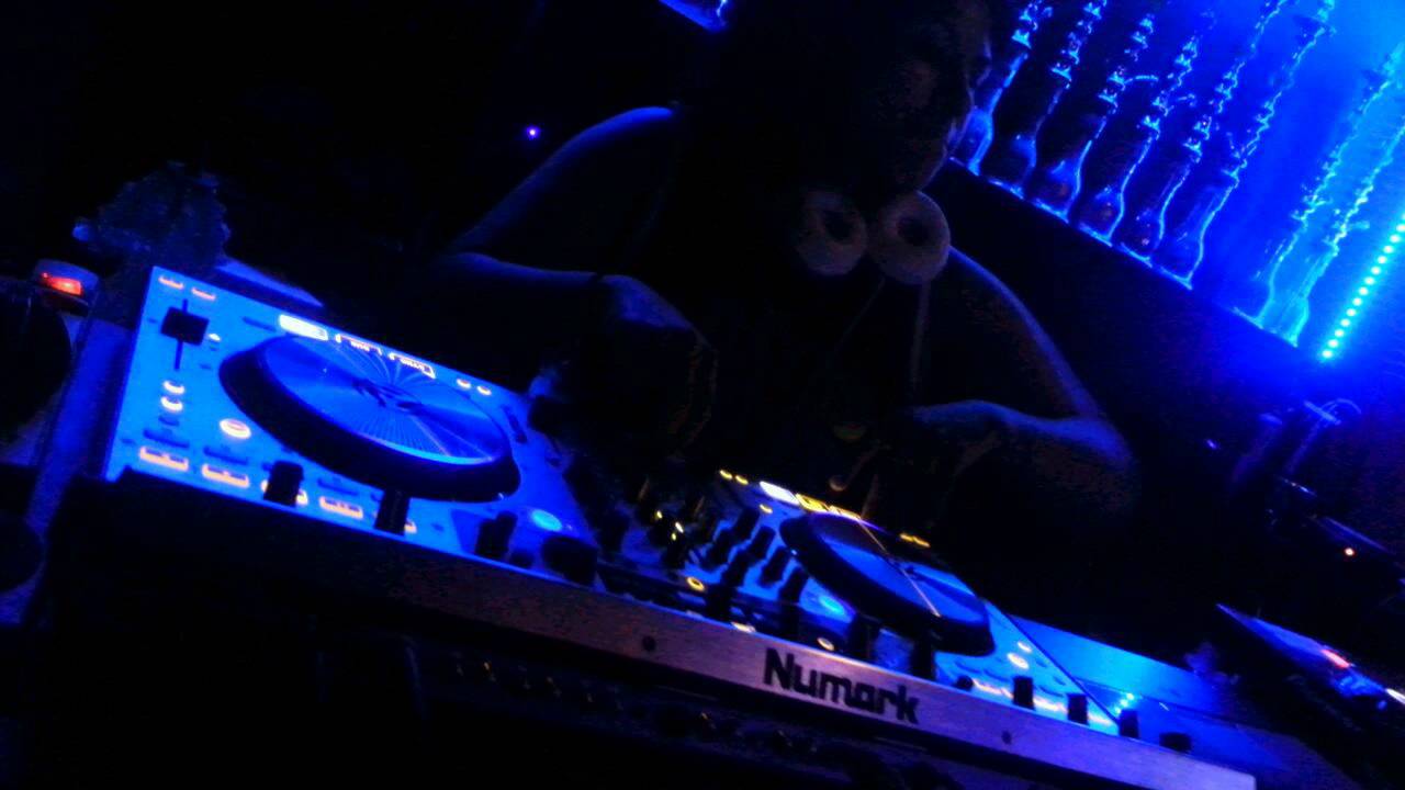 Dj Yoki @ Tiaga - YouTube