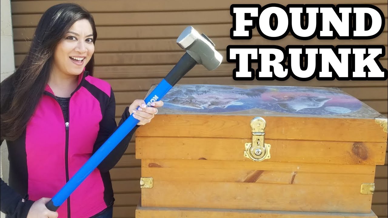 FOUND A TRUNK I Bought Abandoned Storage Unit Locker / Opening Mystery ...