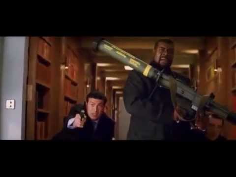 Kick-Ass escena de el jet pack (español) - YouTube