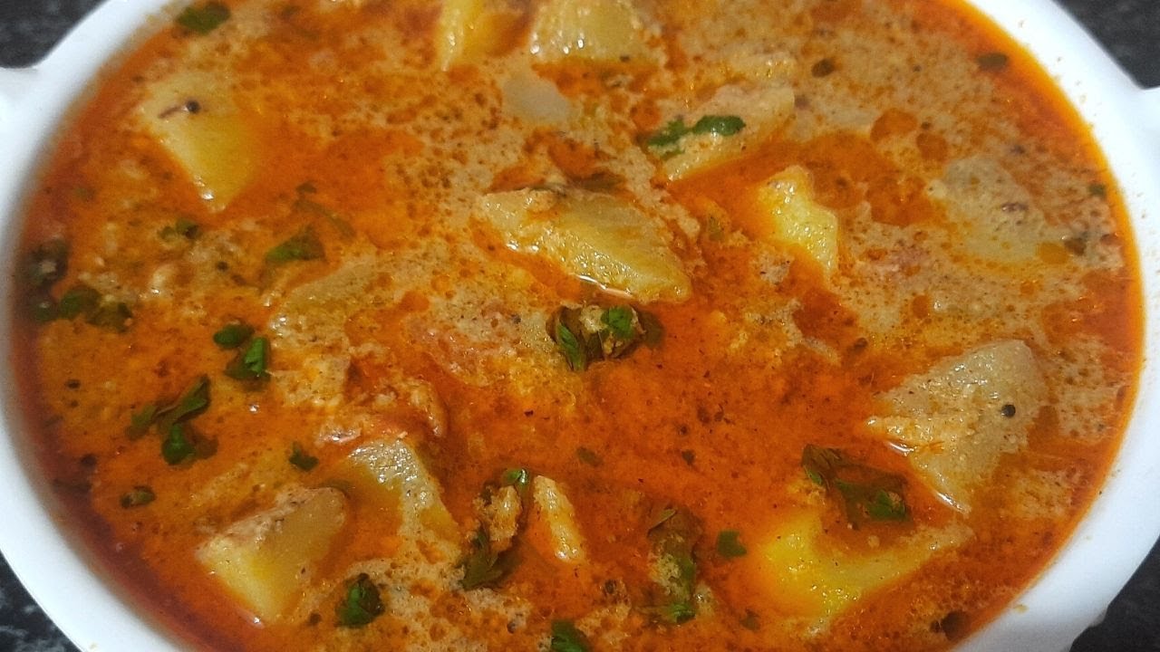 Perfect aloo kurma for puri/chapathi in pressure coocker/potato kurma ...