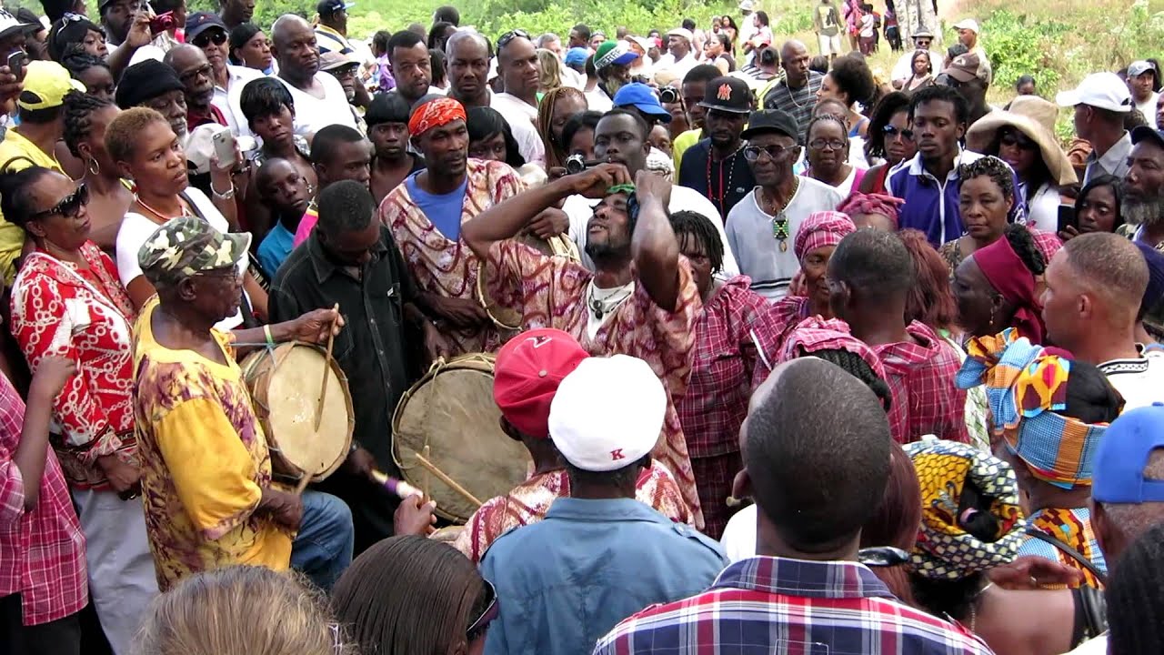 Kindah tree gathering during Maroon Festival - YouTube