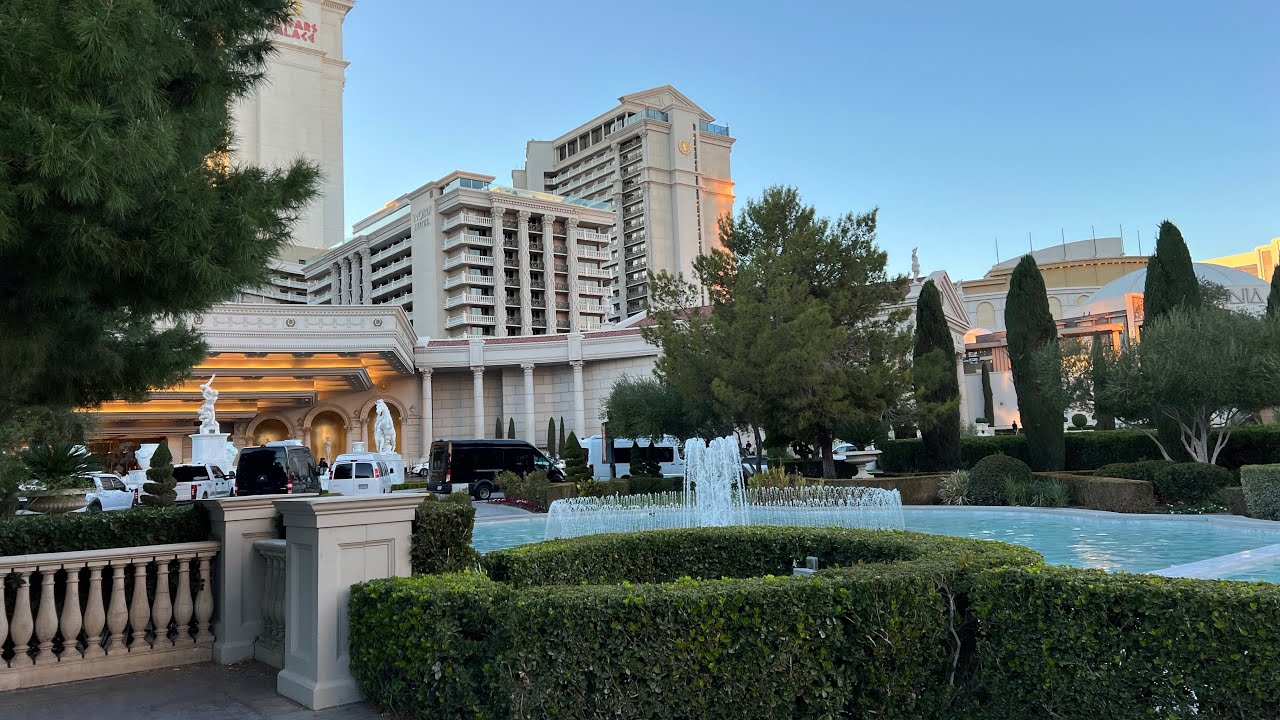 Beautiful water fountain in Lasvegas Caesar Palace - YouTube
