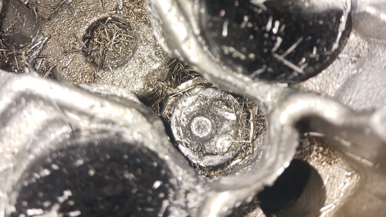 Cómo resolver tornillo barrido en bloque de motor - YouTube