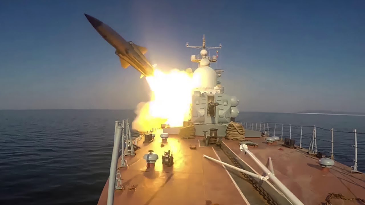 Russian army releases images of ships firing Moskit cruise missiles ...