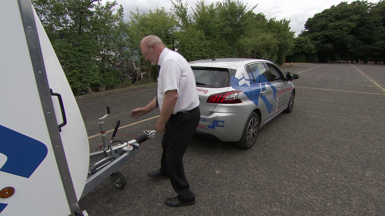 Car and Trailer coupling and uncoupling Driving Test - YouTube
