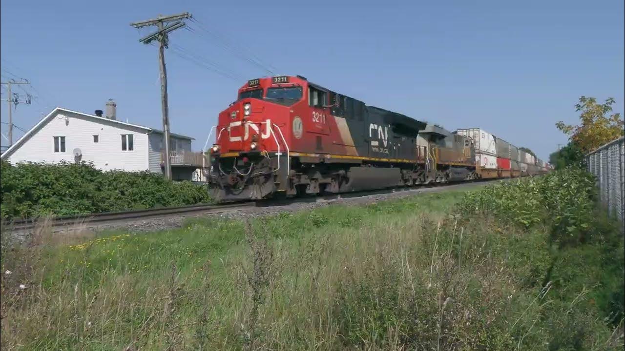 CN #Z121 Montmagny Mile 77.77: CN 3211-3924-3240 - YouTube
