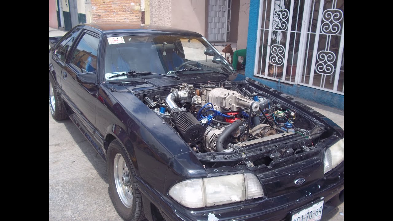 MUSTANG VS HEMI - YouTube