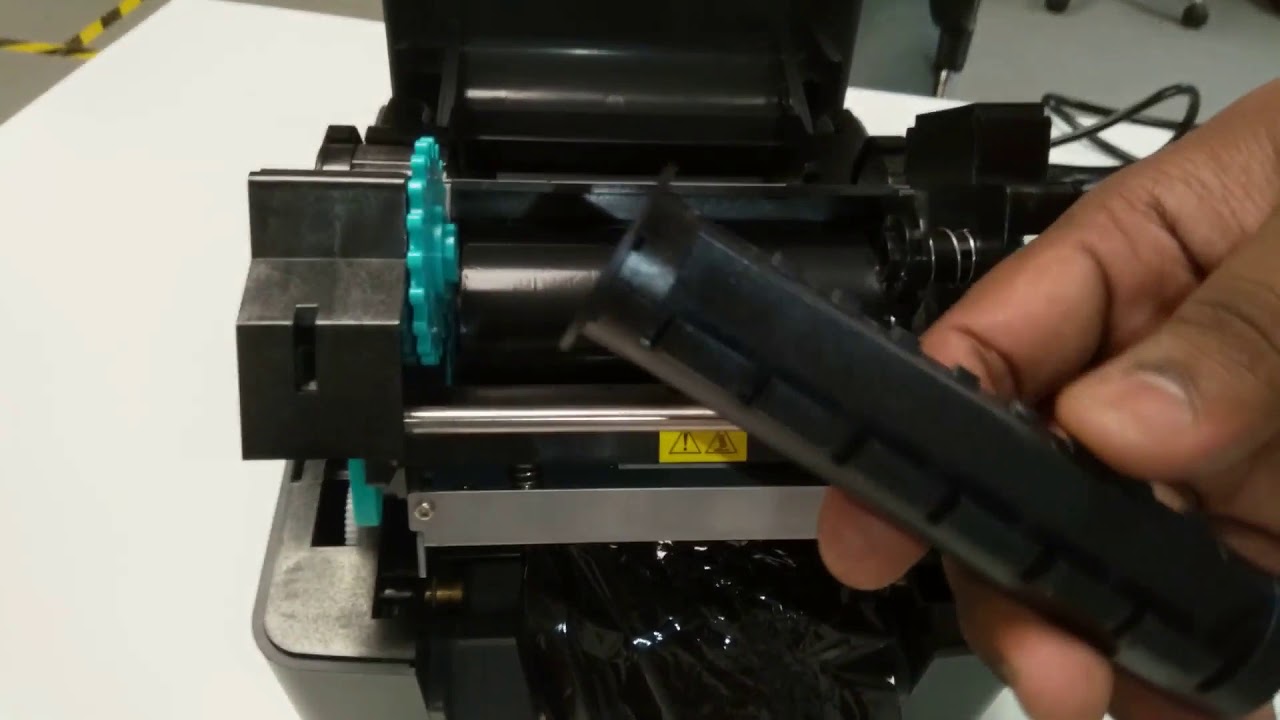 LP 46 NEO Label and Ribbon Installation - YouTube