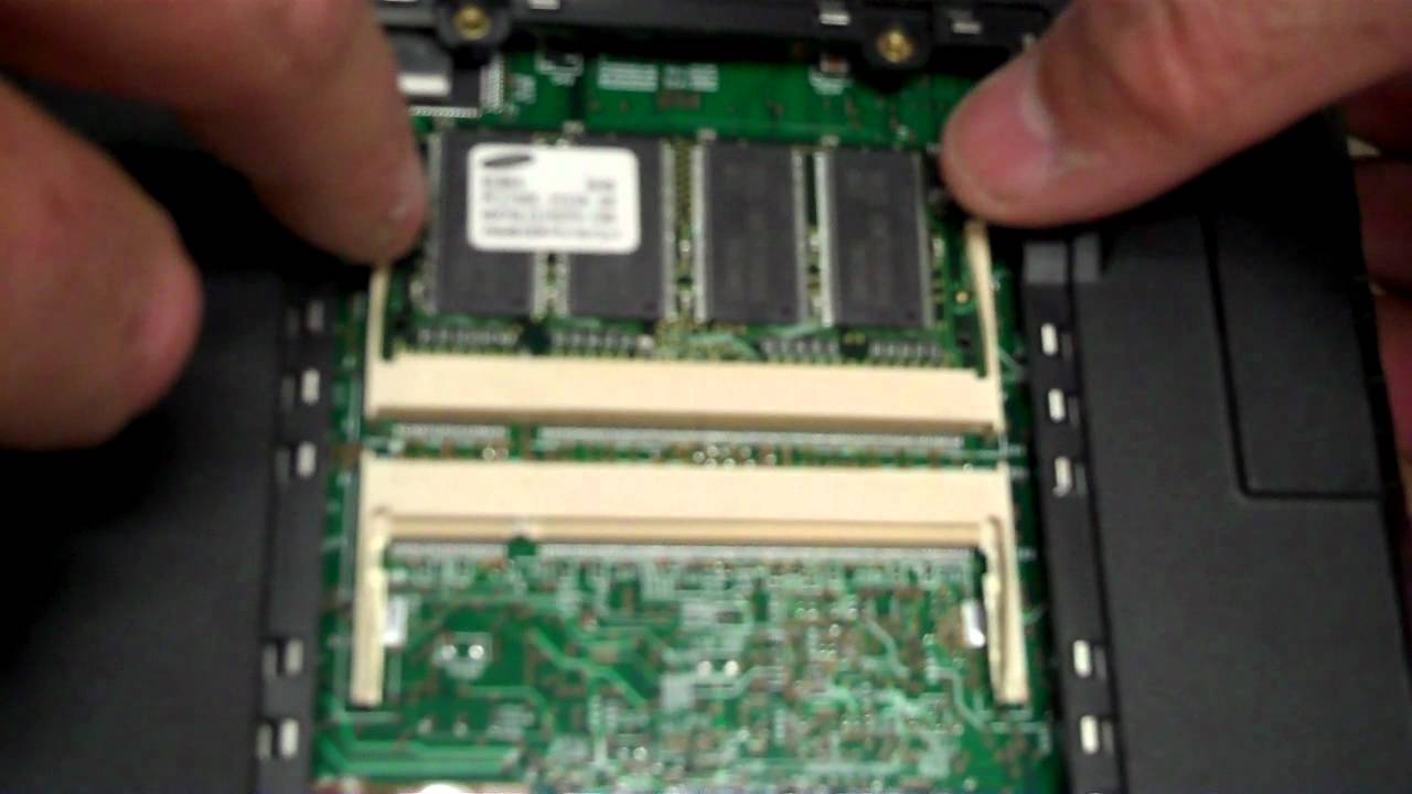 Removing RAM from a laptop - YouTube