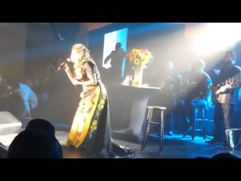 JACQUI Rivera sale vestida como JENNI RIVERA 4/11 - YouTube