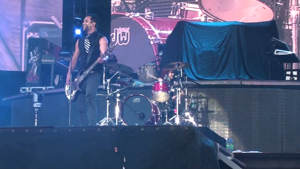 Skillet Awake And Alive Live Feq 2013 Youtube