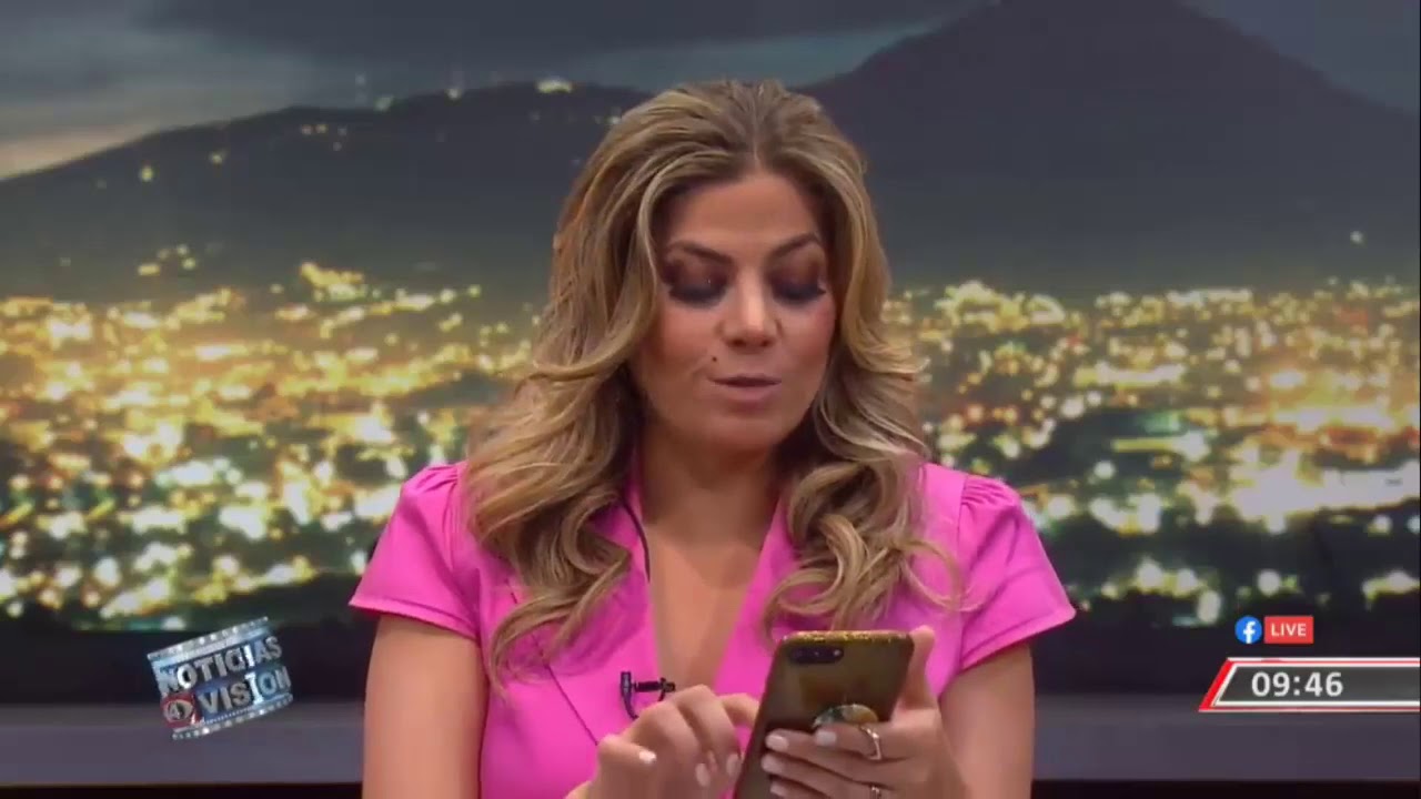 Broma a Presentadora de Noticias 4 Vision 🇸🇻🤣 - YouTube