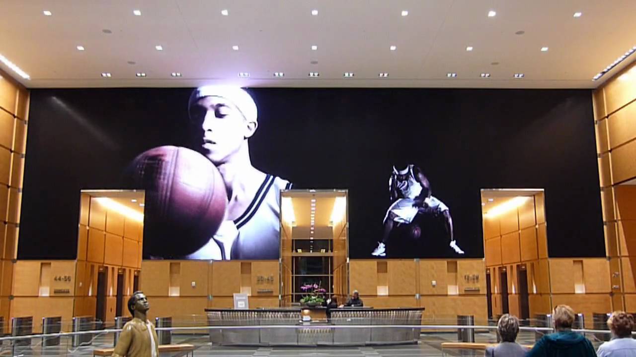 Barco NX-4 LED Screen at The Comcast Experience - YouTube