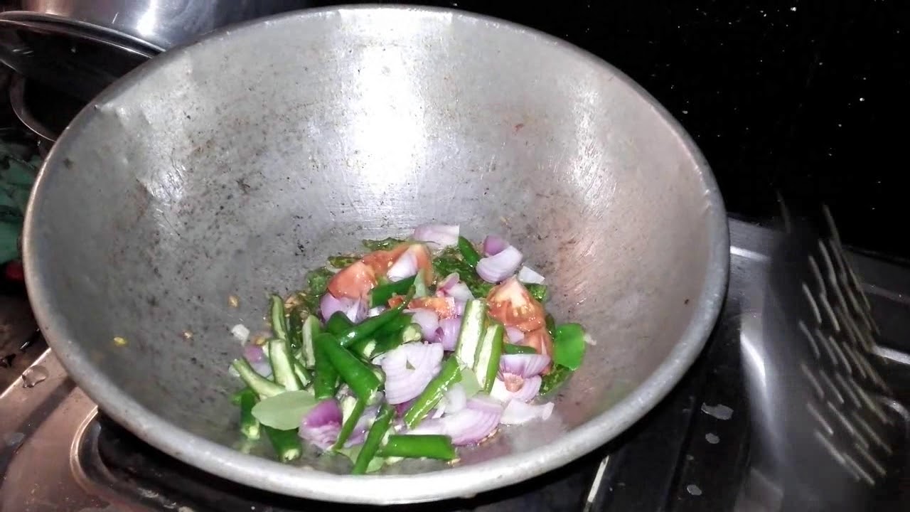 Vendakkai Puli Mandi (Ladies Finger Curry) Madurai Style - YouTube