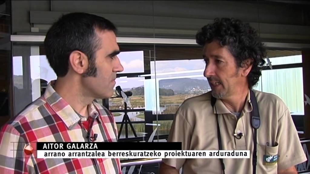 Arrano arrantzalea bueltan da Urdaibain - YouTube