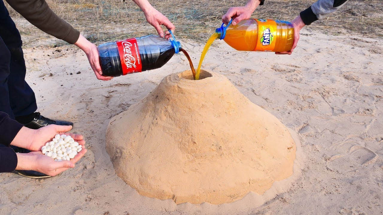 ERUPTION VOLCANO ! FANTA AND COCA COLA PLUS MENTOS - YouTube