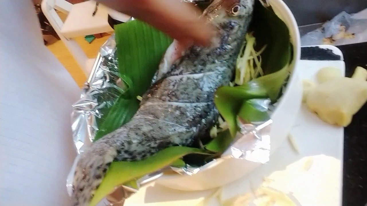 Steam Garupa with banana leave. - YouTube