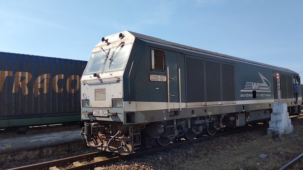 The D20E - 007 locomotive - YouTube