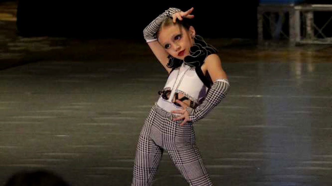 Savannah Carson- Vogue - YouTube