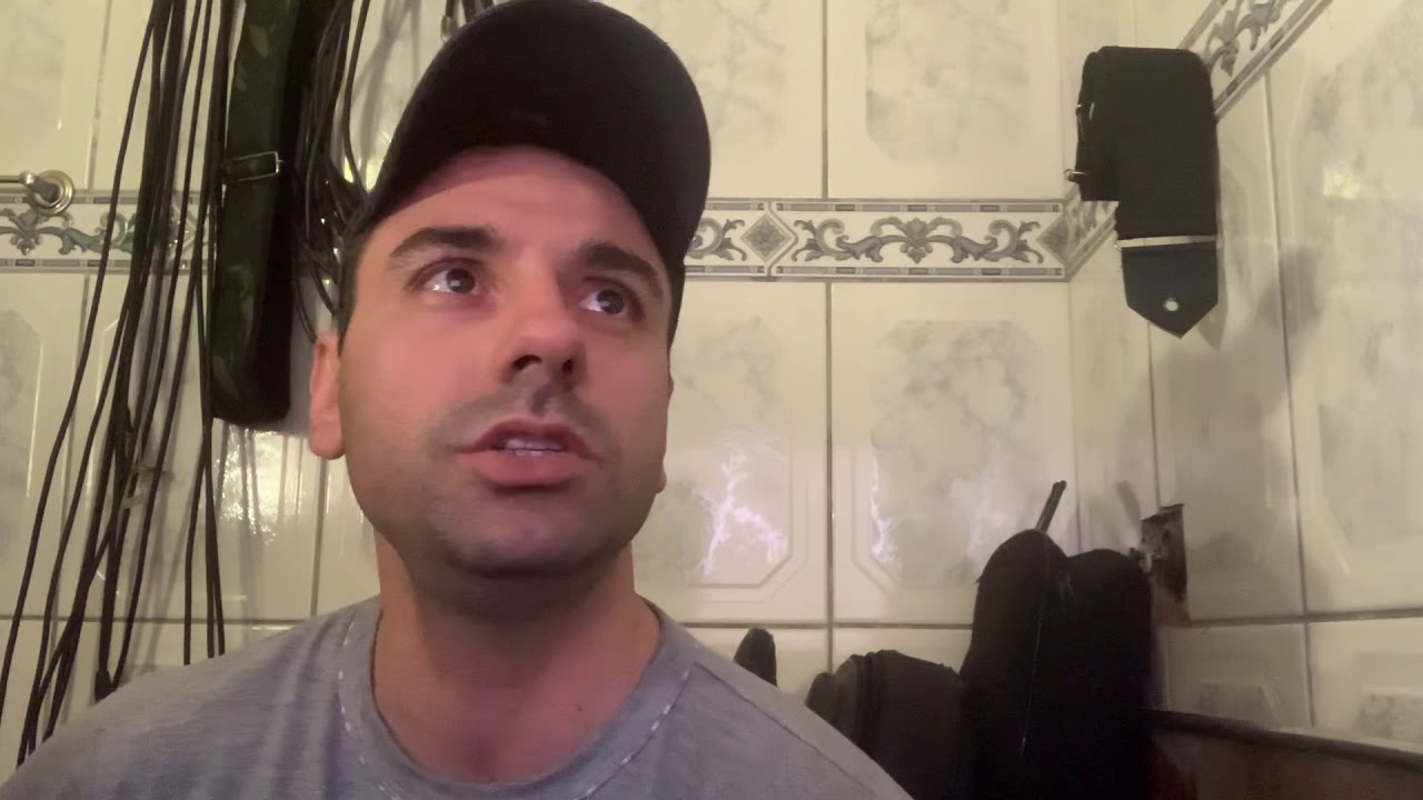 Breno Totti - Legião Urbana - Dado Viciado cover - YouTube