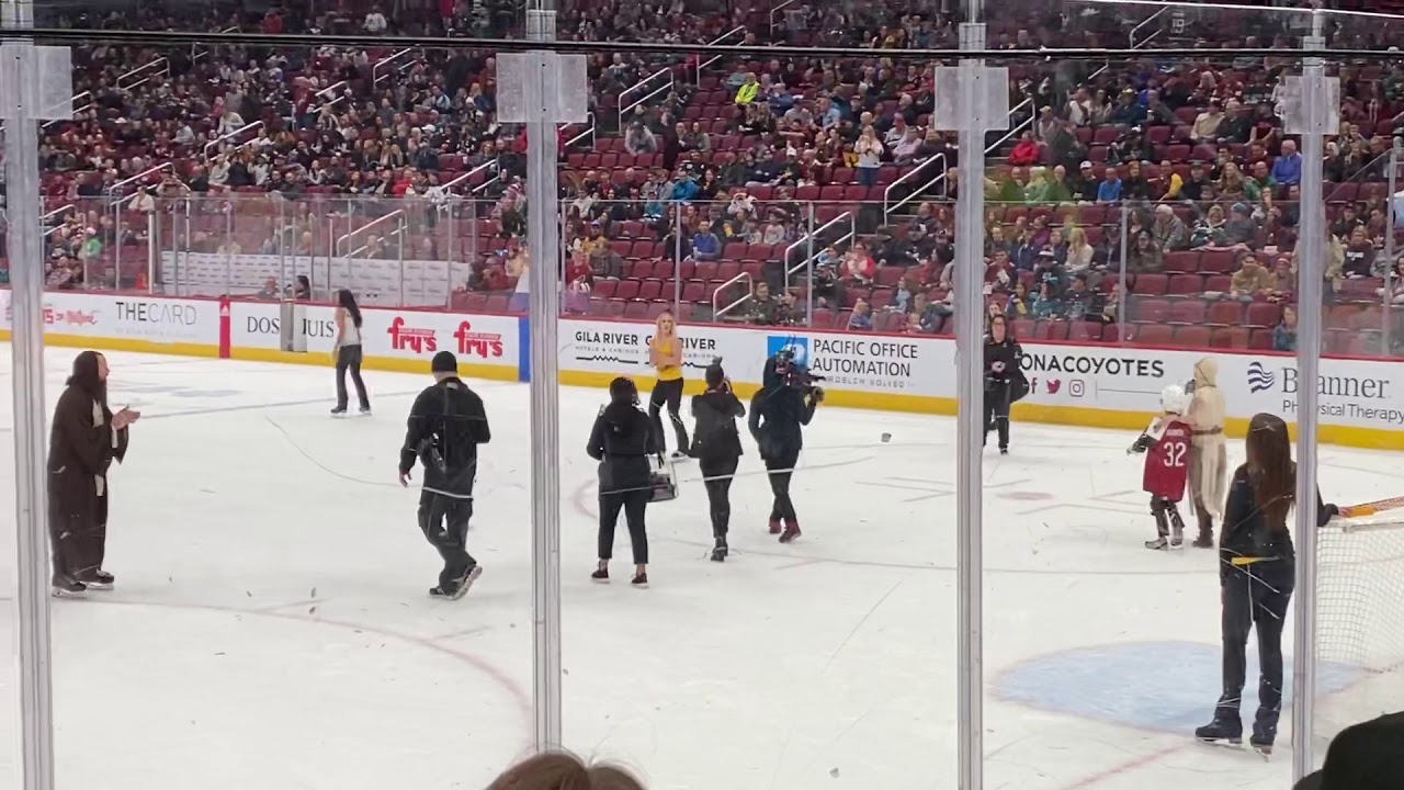 Major Tom Pafford surprises his child at the Coyotes vs Sharks game ...