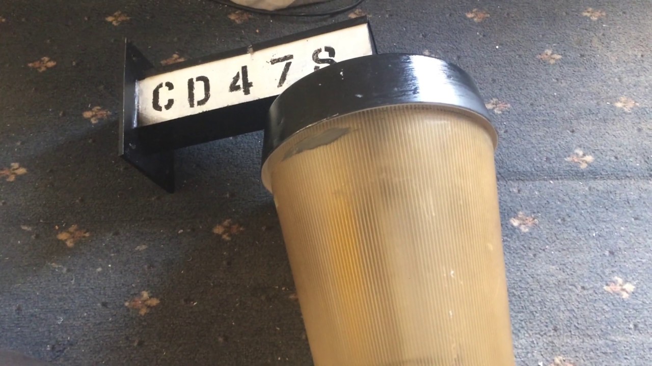 GEC ZD1172 35w SOX wall mount street light (Rare) - YouTube