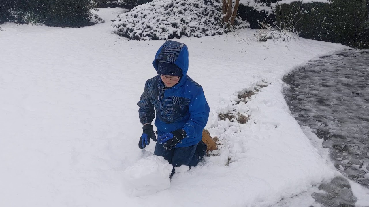 Snowman Challenge Building a snowman Part 1 - YouTube