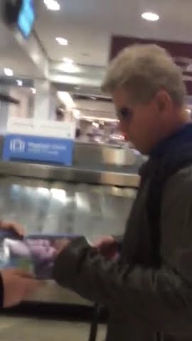 Peter Cetera CHICAGO Signing Autographs Team Derek 2 - YouTube