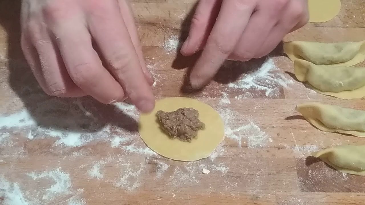 Chiusura casoncelli bergamaschi - fold ravioli casoncelli - YouTube