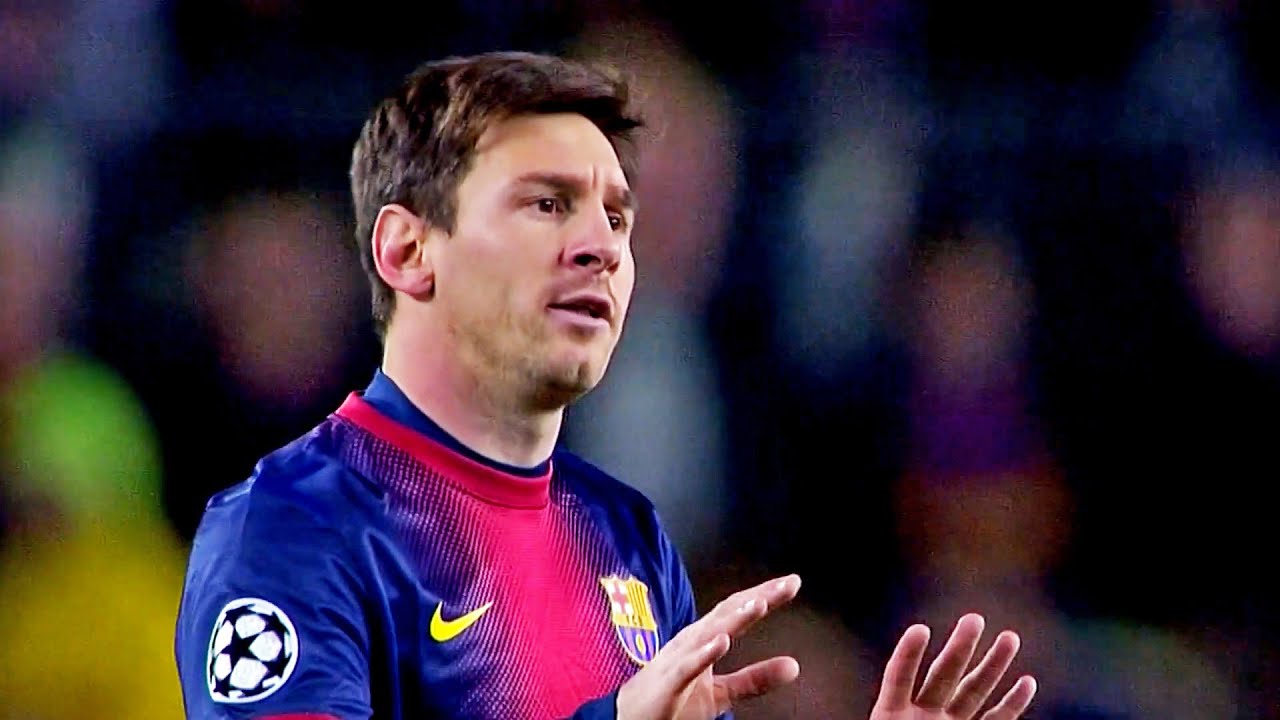 The Day Injured Lionel Messi Embarrased PSG From The Bench - YouTube